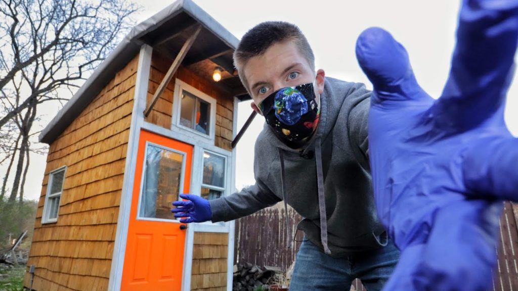 An Inspirational 13 Year Old Boy Raises 1 500 And Builds His Own Tiny